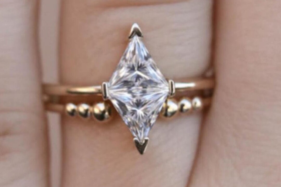 Trillion Cut Moissanite Wedding Bridal Ring Set, Solitaire Ring Set ...