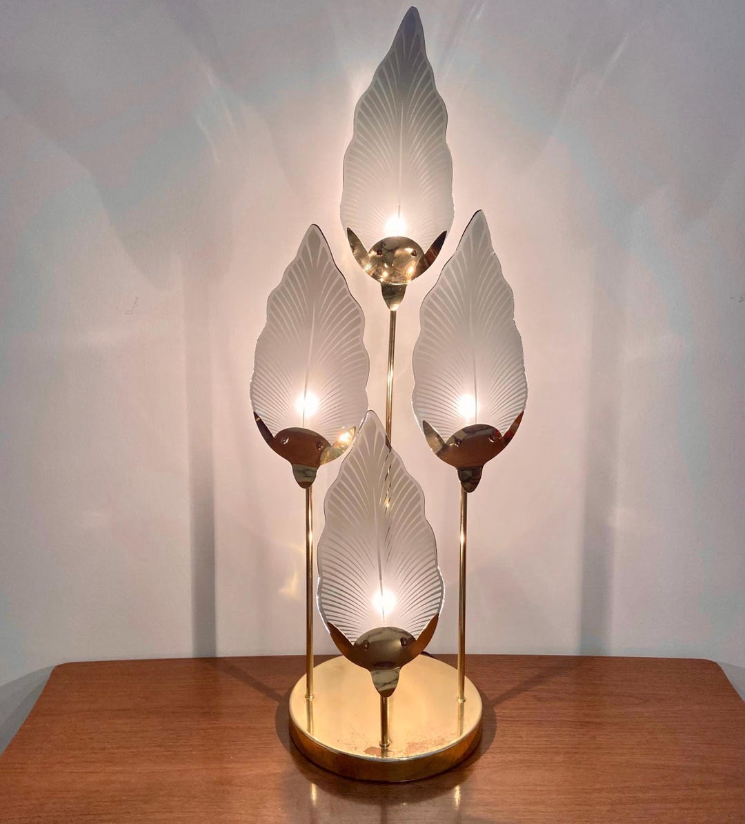 Vintage MCM Hollywood Regency Brass Feather Leaf Glass Table Lamp ...