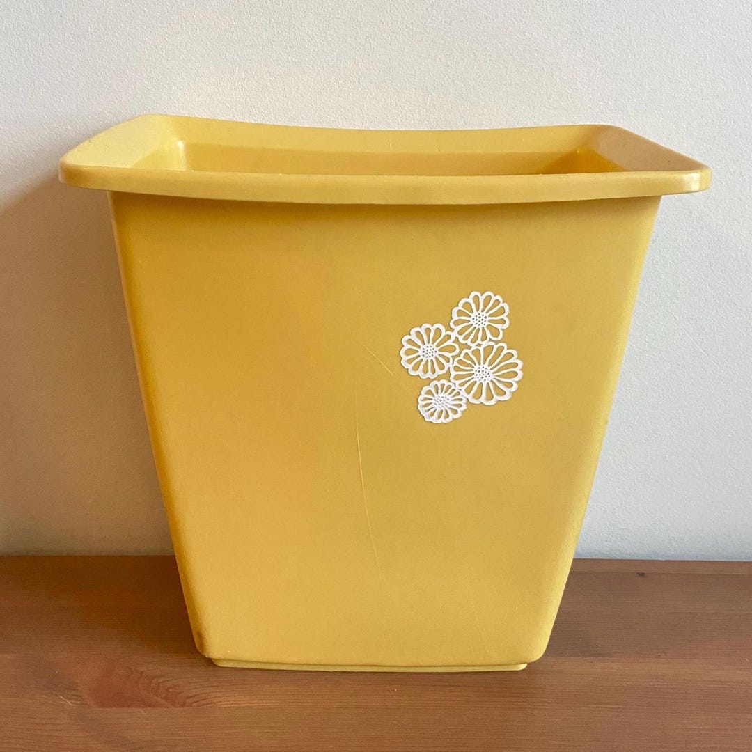 Vintage 70s Rubbermaid Garbage Bin With Daisies - 10” T X 9/2” W X 7” D ...