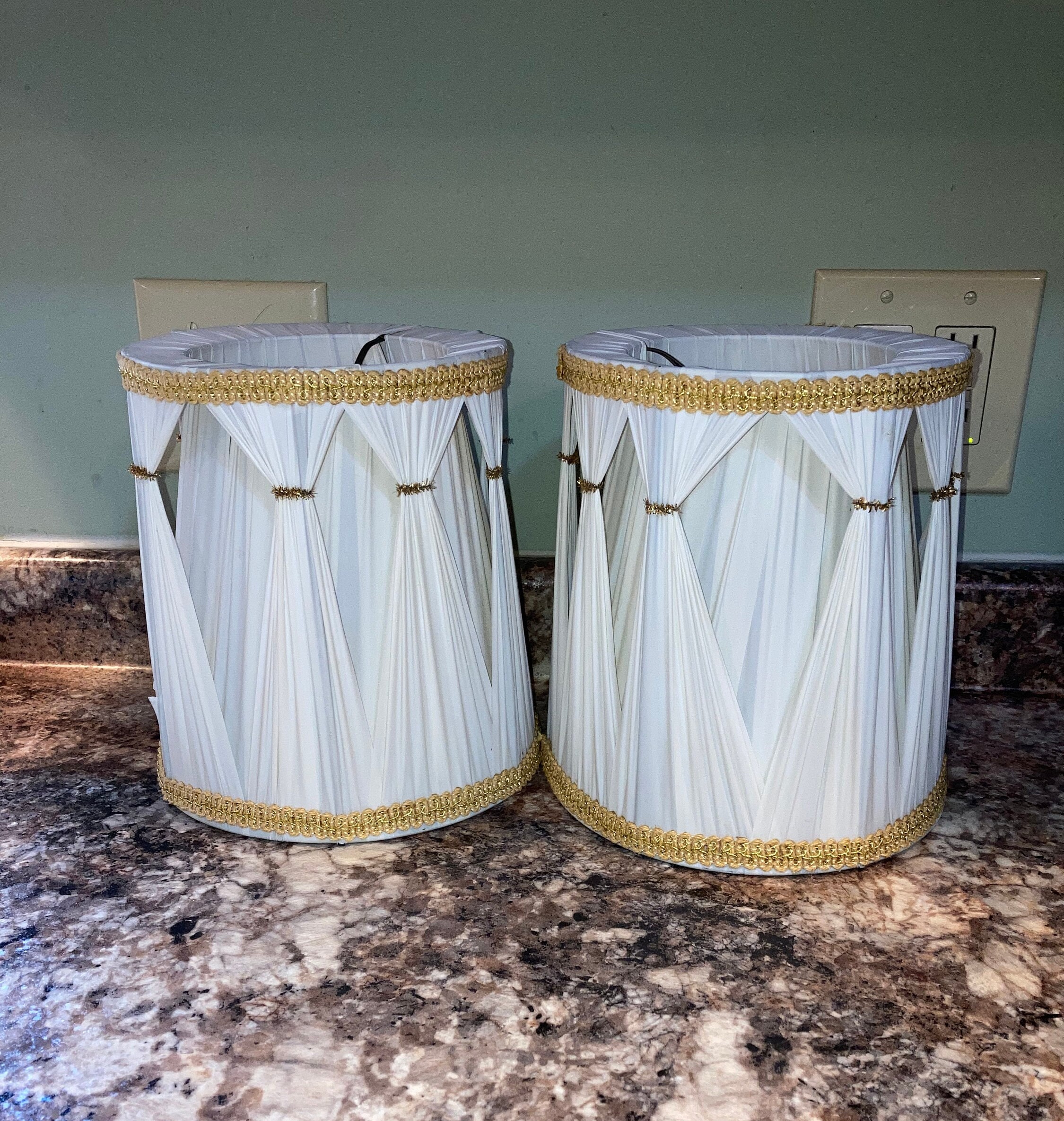 Vintage Mid Century Modern Pull Pleated Plastic Clip on Lampshade ...