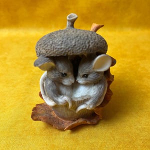 Charming Tails Acorn Built for Two Figurine - Etsy