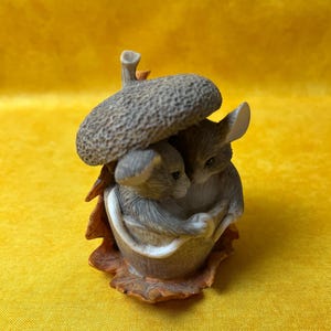 Charming Tails Acorn Built for Two Figurine - Etsy