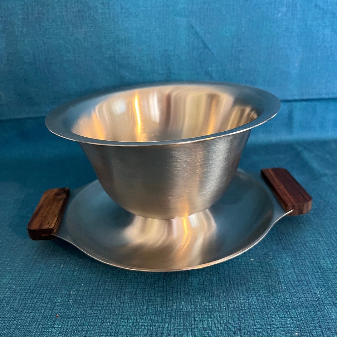 Stainless Steel Gravy Boat With Attached Drip Tray and Teak Handles ...