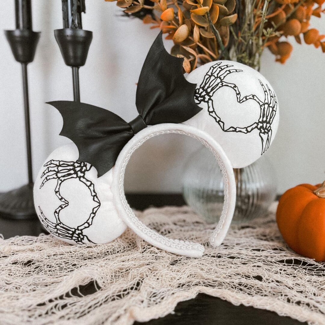 Skeleton Heart Hand, Halloween Minnie Ears, Halloween Mickey Ears ...
