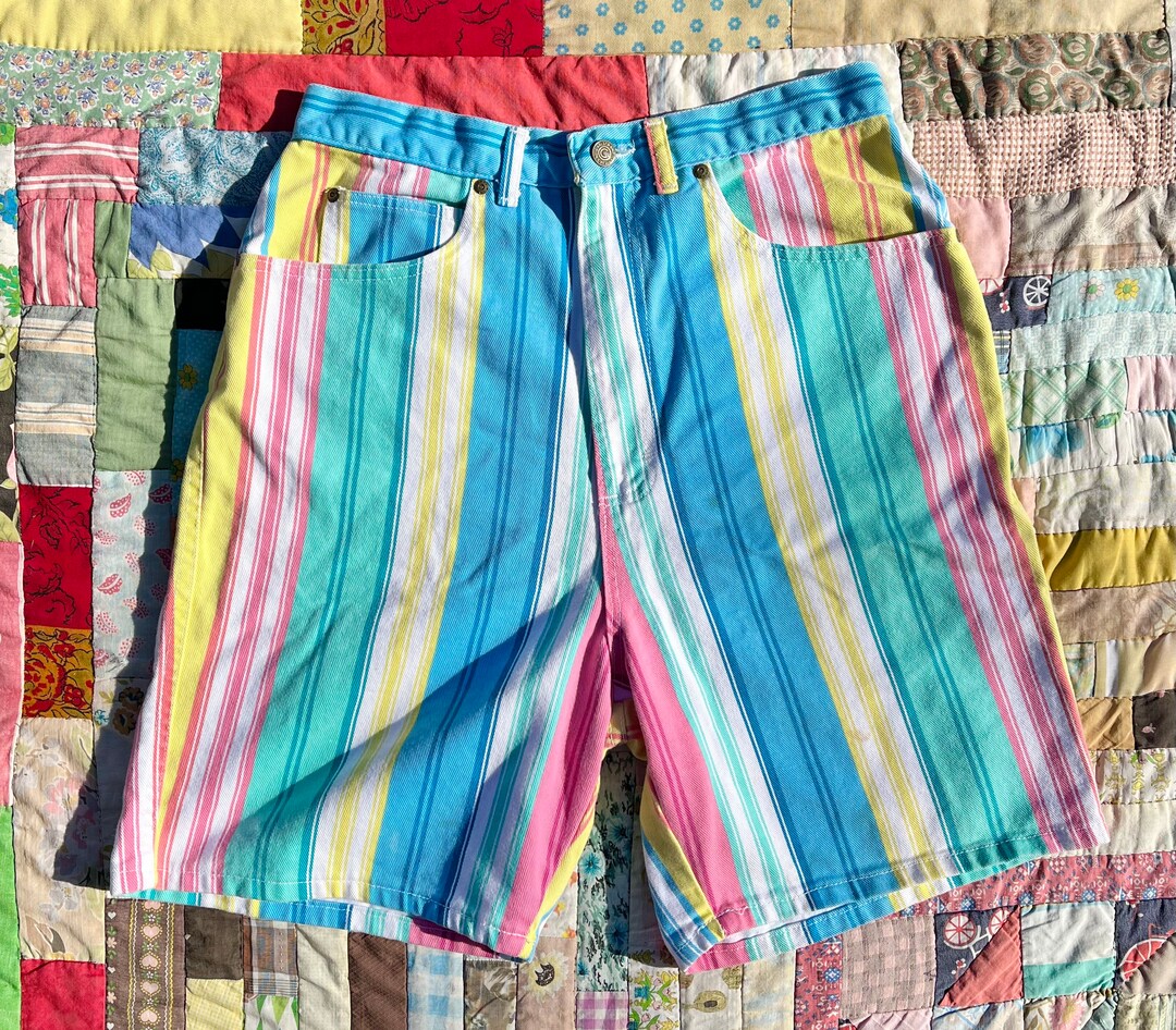 31”W Vintage 90’s/00’s Candy Striped Shorts - Etsy