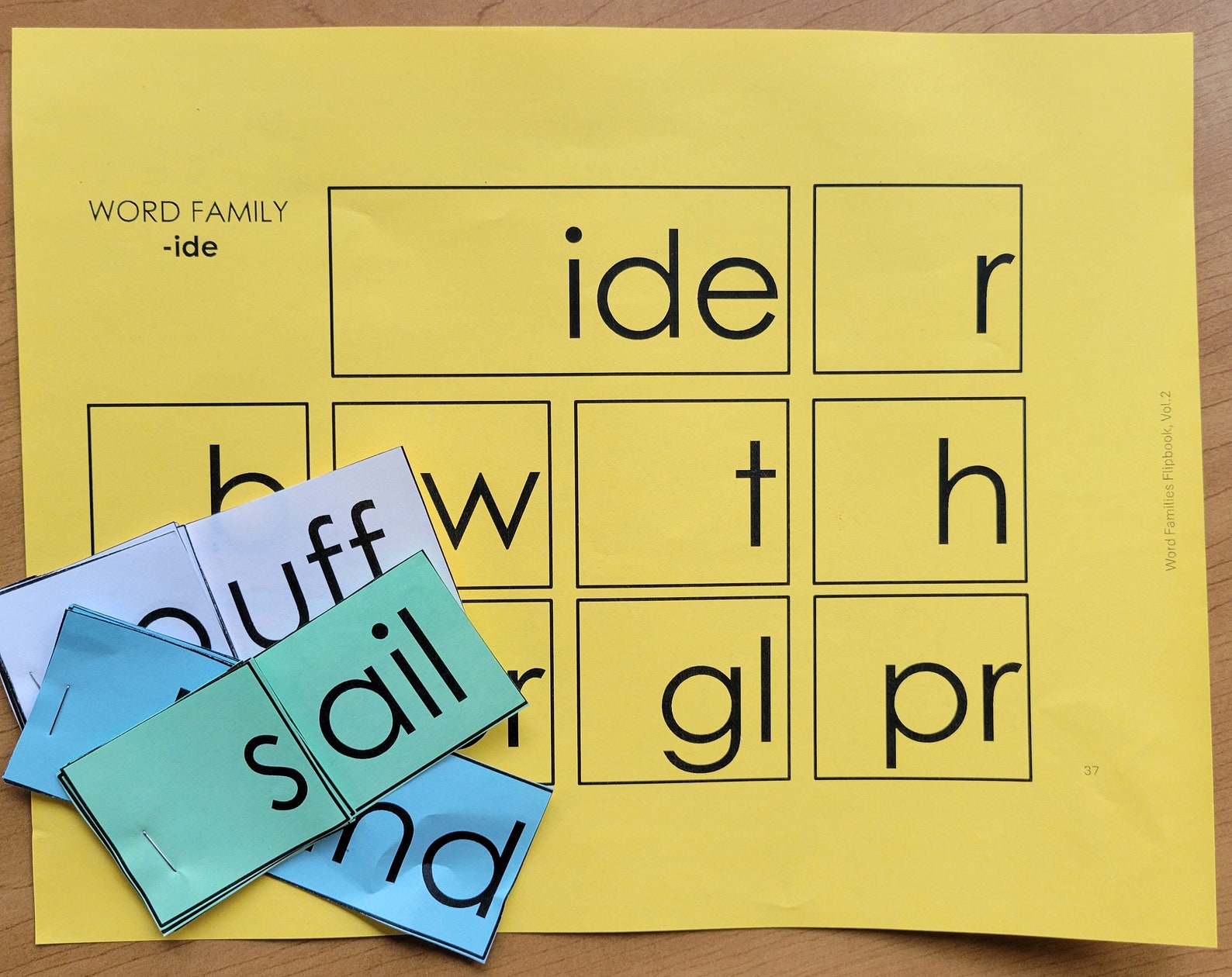 Word Families Flipbook 2, Montessori Language Resource, Emerging ...