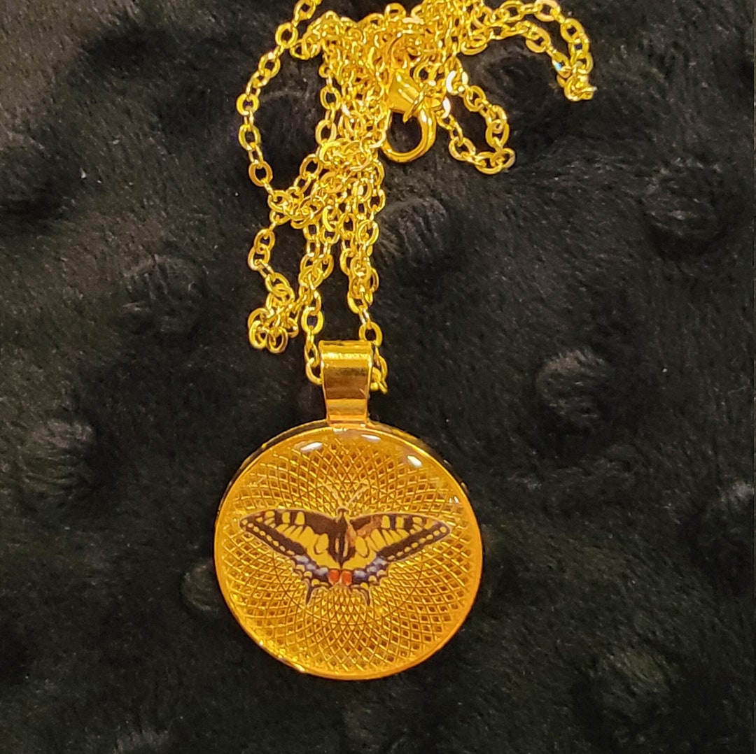 Butterfly Bezel Necklace. - Etsy