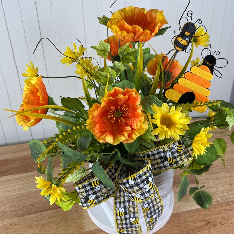 Poppy & Daisy Bee Table Centerpiece, Orange Yellow Spring or Summer ...