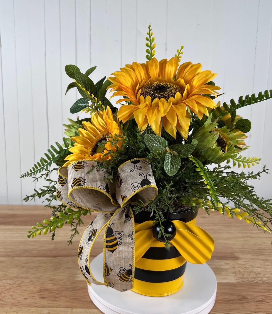 Sunflower & Bee Floral Arrangement | Bee-themed Summer Table Top Decor ...