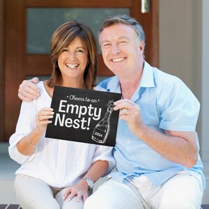 Cute Photo Prop for Empty Nesters, Cheers to an Empty Nest Sign ...