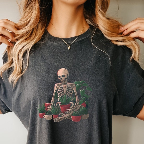 Skeleton Tee - Etsy