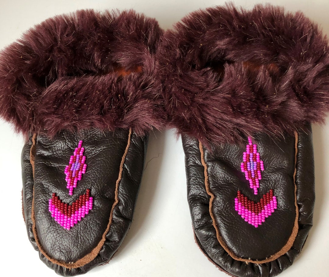Native American Beaded Moccasins - Native American Arts and Crafts ...
