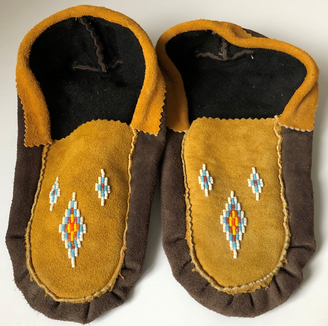 Native American Moose Hide Beaded Moccasins Native American Arts and ...