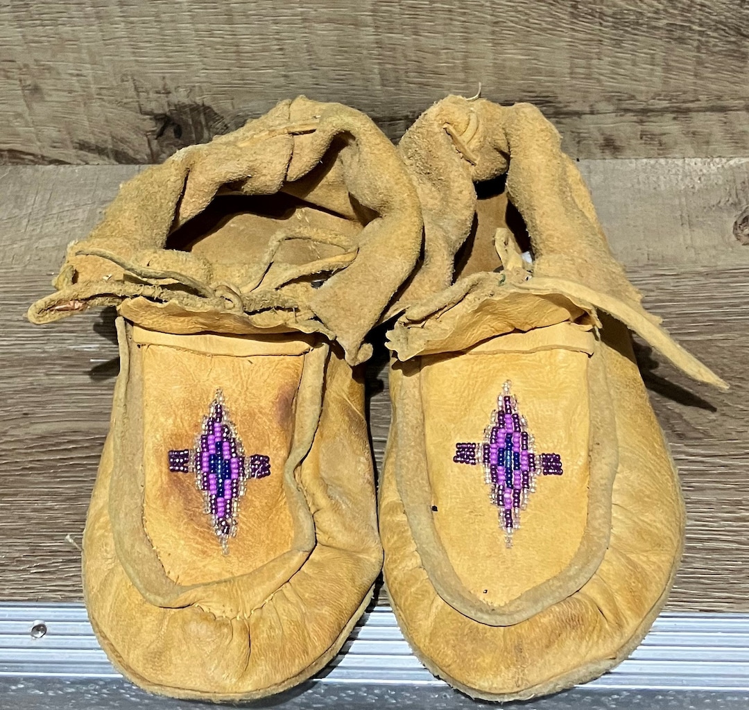 Preowned Native American Moose Hide Beaded Moccasins Native American ...