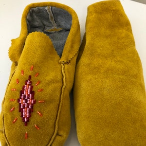 Native American Crafted Moose Hide Beaded Moccasins Native - Etsy