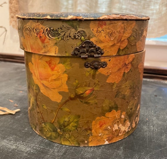 Antique Victorian Collar Box - Gem