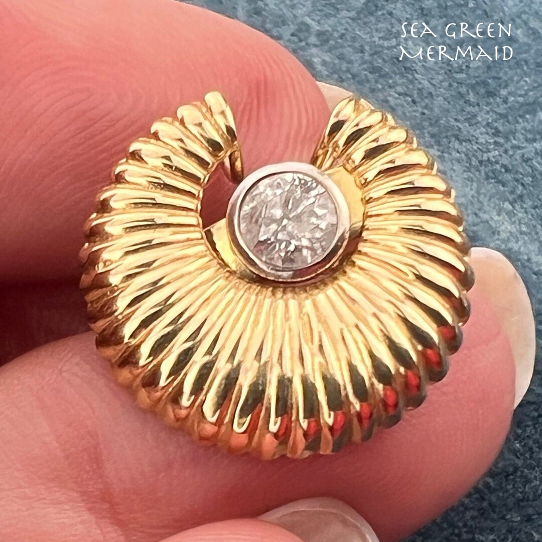 14k Gold Ribbed Scalloped Pendant Enhancer Jacket. Glam Your Gems - Etsy