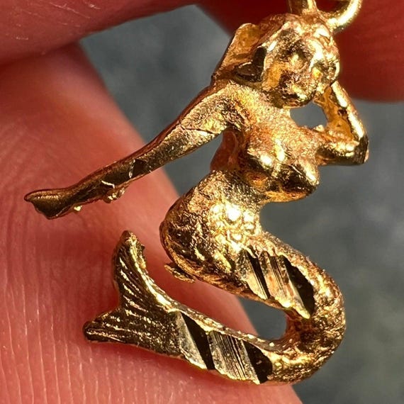 14k Yellow Gold Pin-Up MERMAID Sea Siren Pendant. 2-S… - Gem