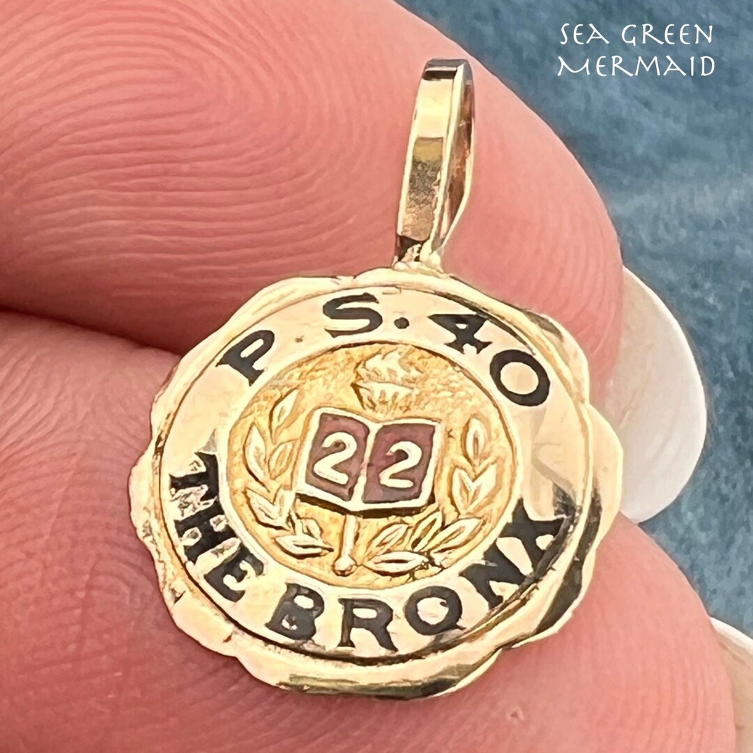 14k Gold Public School PS 40 the Bronx Insignia Pendant. Class of '22 ...