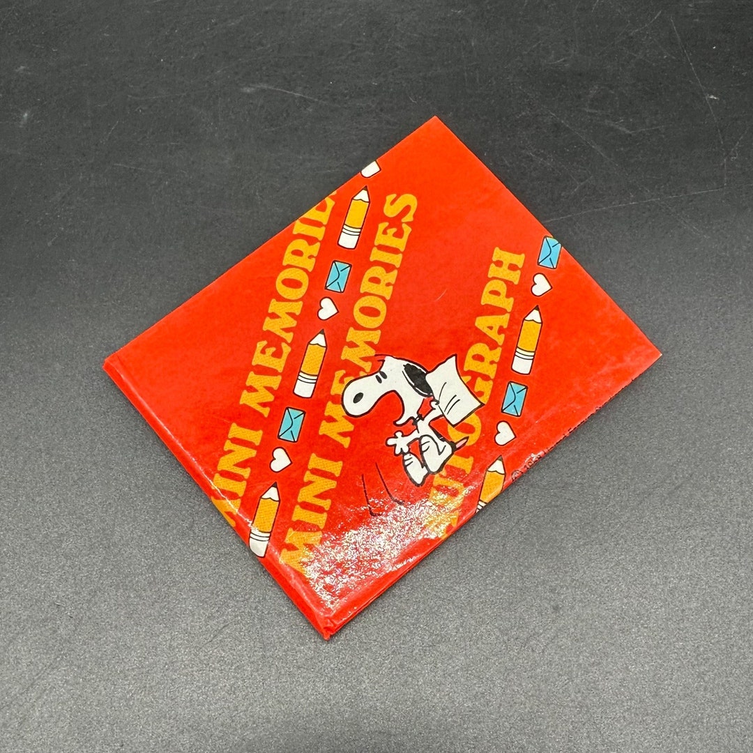 Vintage Snoopy Mini Autograph Notebook Peanuts Woodstock 1970s Hong ...