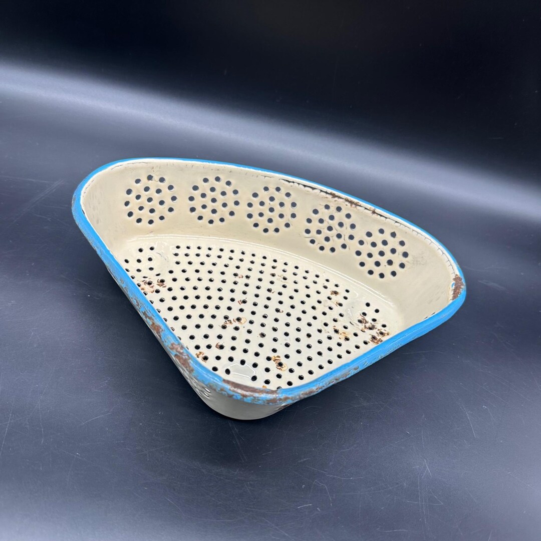 Vintage Enamel Triangle Colander Strainer Blue Rim Rustic Rusty Display ...
