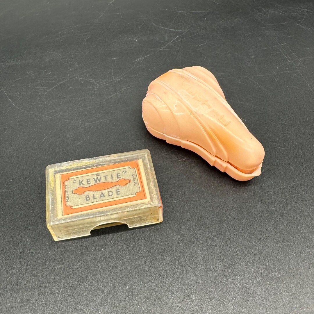 Vintage Kewtie Miniature Razor 1950s Pink Plastic Ladies Vanity ...