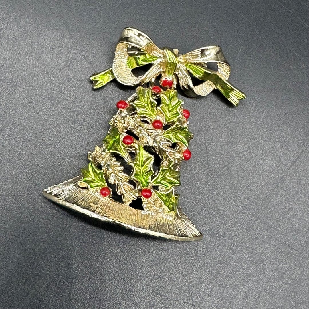 Vintage Christmas Bell Brooch Pin Holly Leaves Berries Gold Tone Moves ...
