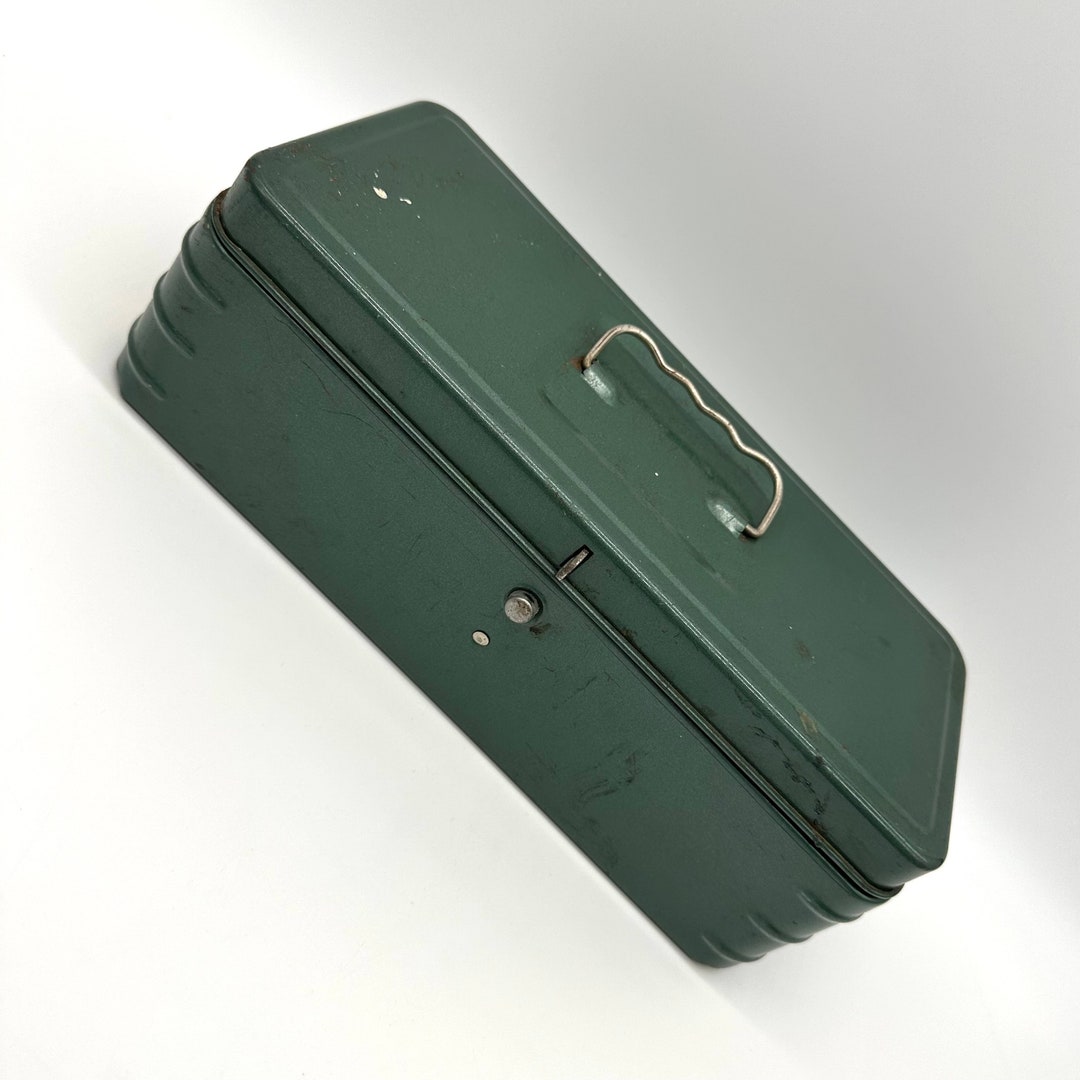 Vintage Tackle Box Storage Toolbox Metal Green Hinged Lid Storage ...