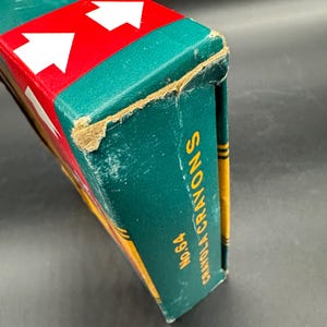 Vintage Crayola 64 Crayons Built in Sharpener 1970s Retro Partial Box ...