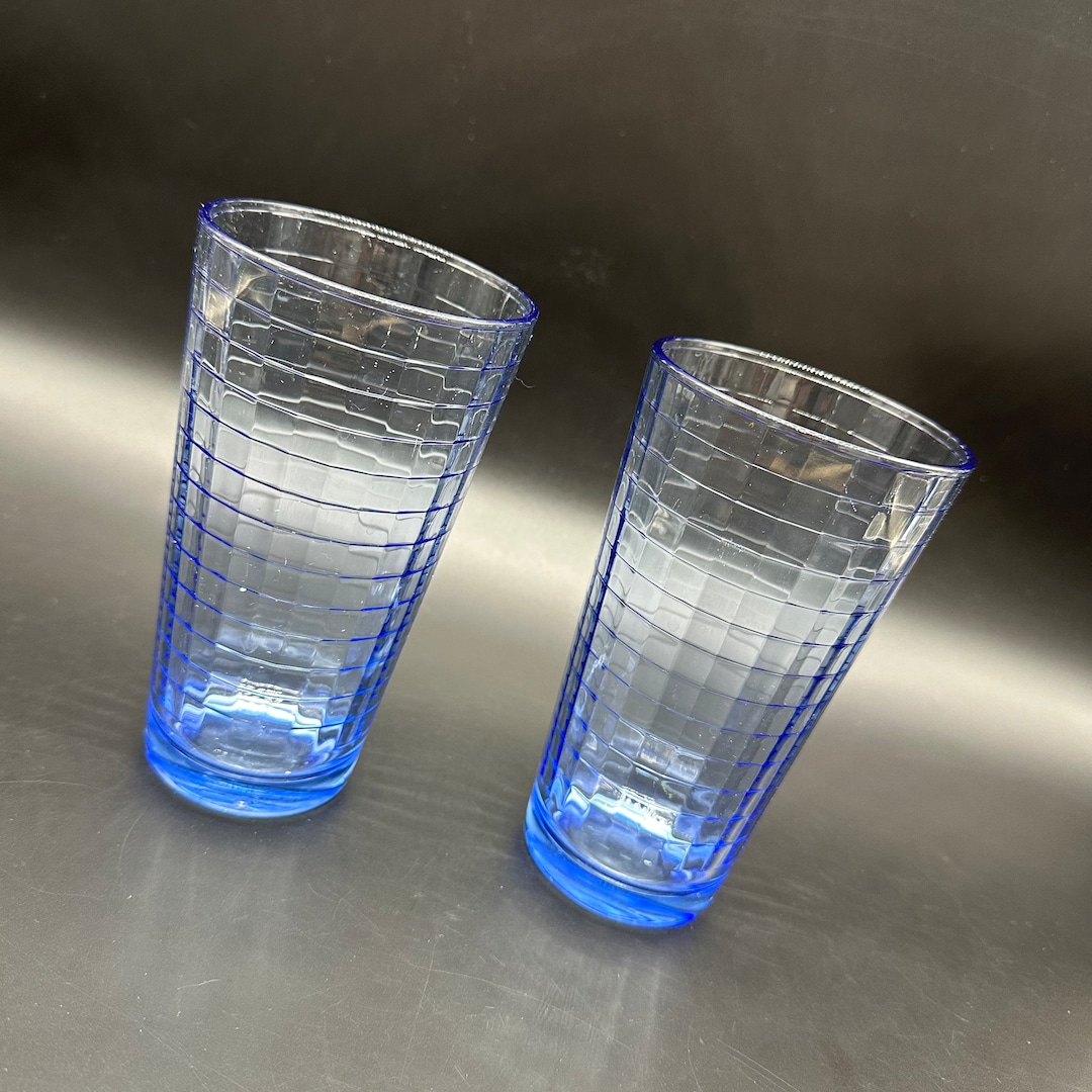 Vintage Tumblers Light Blue Glass Windowpane Grid Circleware Retro ...