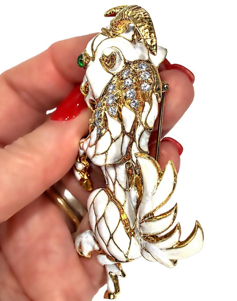 Grand Scale pan Mythical Creature in 18K Gold, Enamel, Emeralds ...