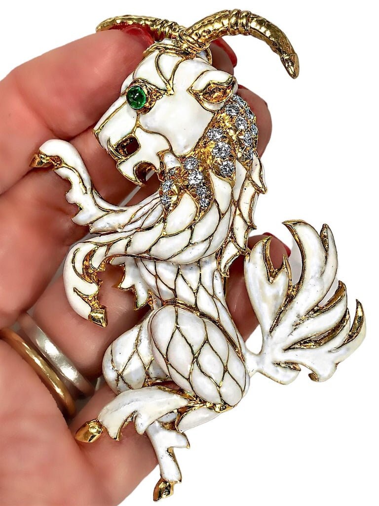 Grand Scale pan Mythical Creature in 18K Gold, Enamel, Emeralds ...