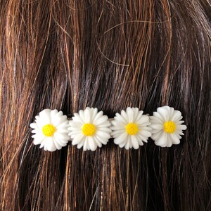Tiny White Daisy Flower Hair Clip Barrette, Flower Girl Accessory - Etsy