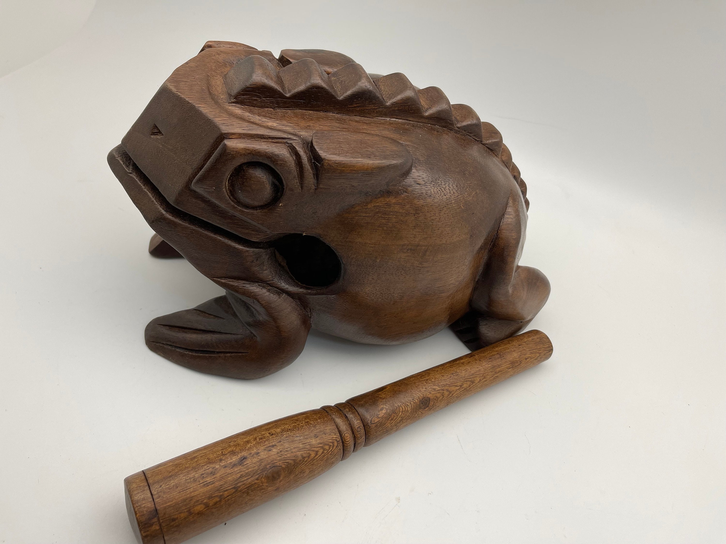 Massive Croaker: 12 Inch Croaking Frog Drum Rasp Musical Percussion ...