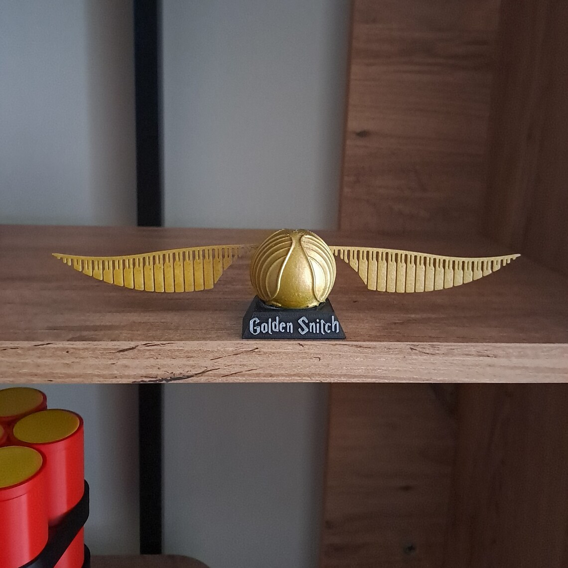 The Golden Snitch and Its Stand Fulfill Your Harry Potter Fantasies ...
