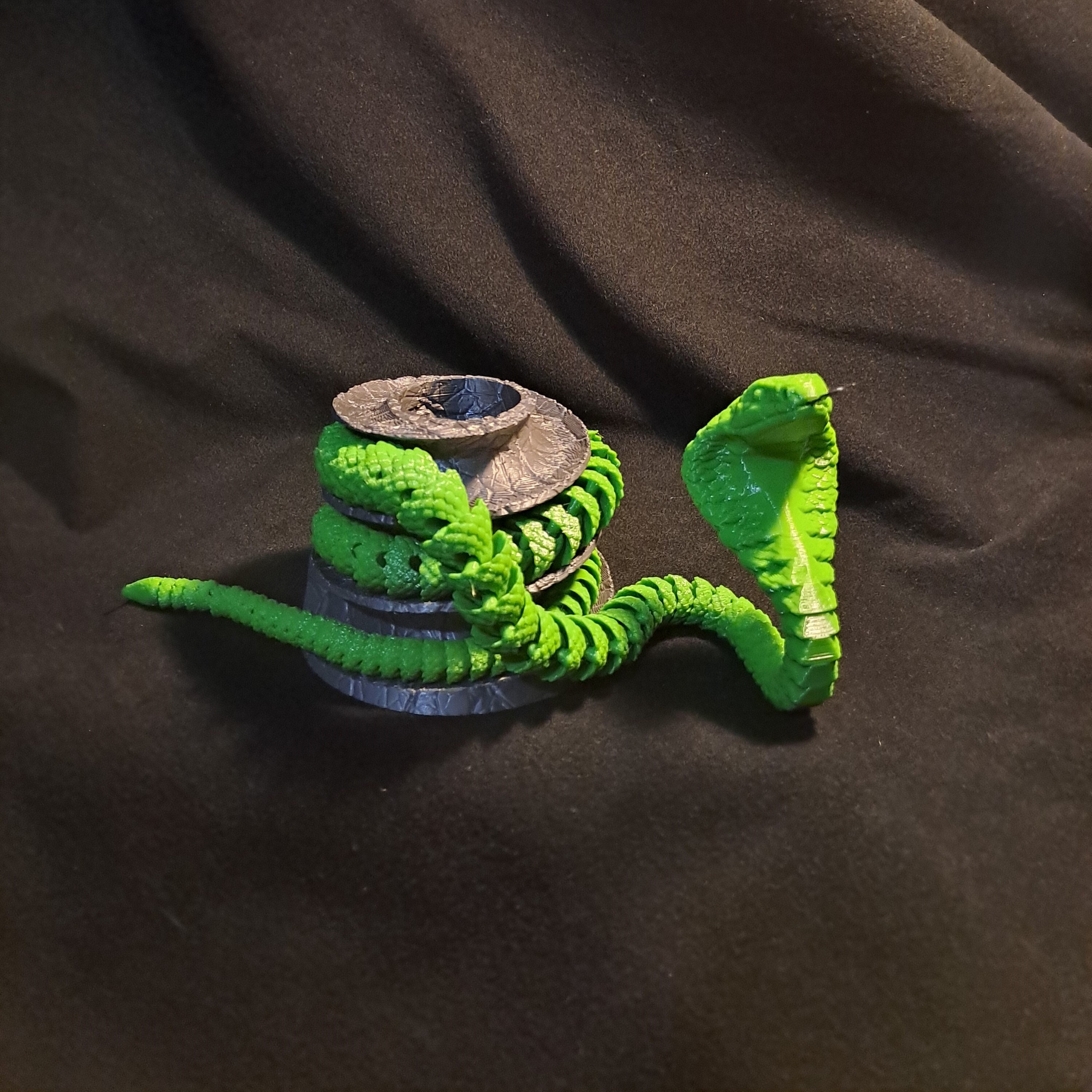 Flexible Snake Pen Cup & Pen Holder / Made From Organic PLA Plastic ...