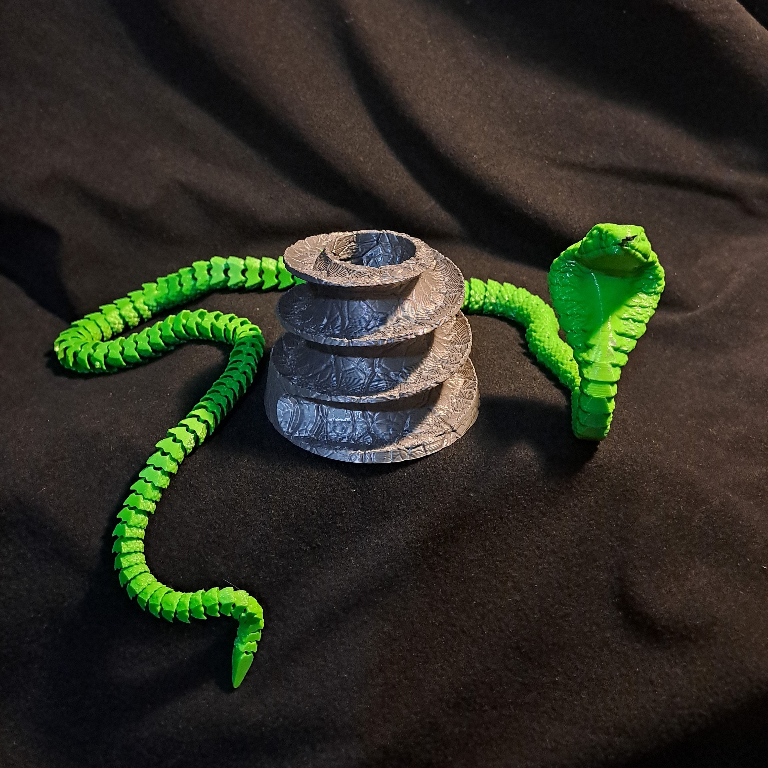 Flexible Snake Pen Cup & Pen Holder / Made From Organic PLA Plastic ...