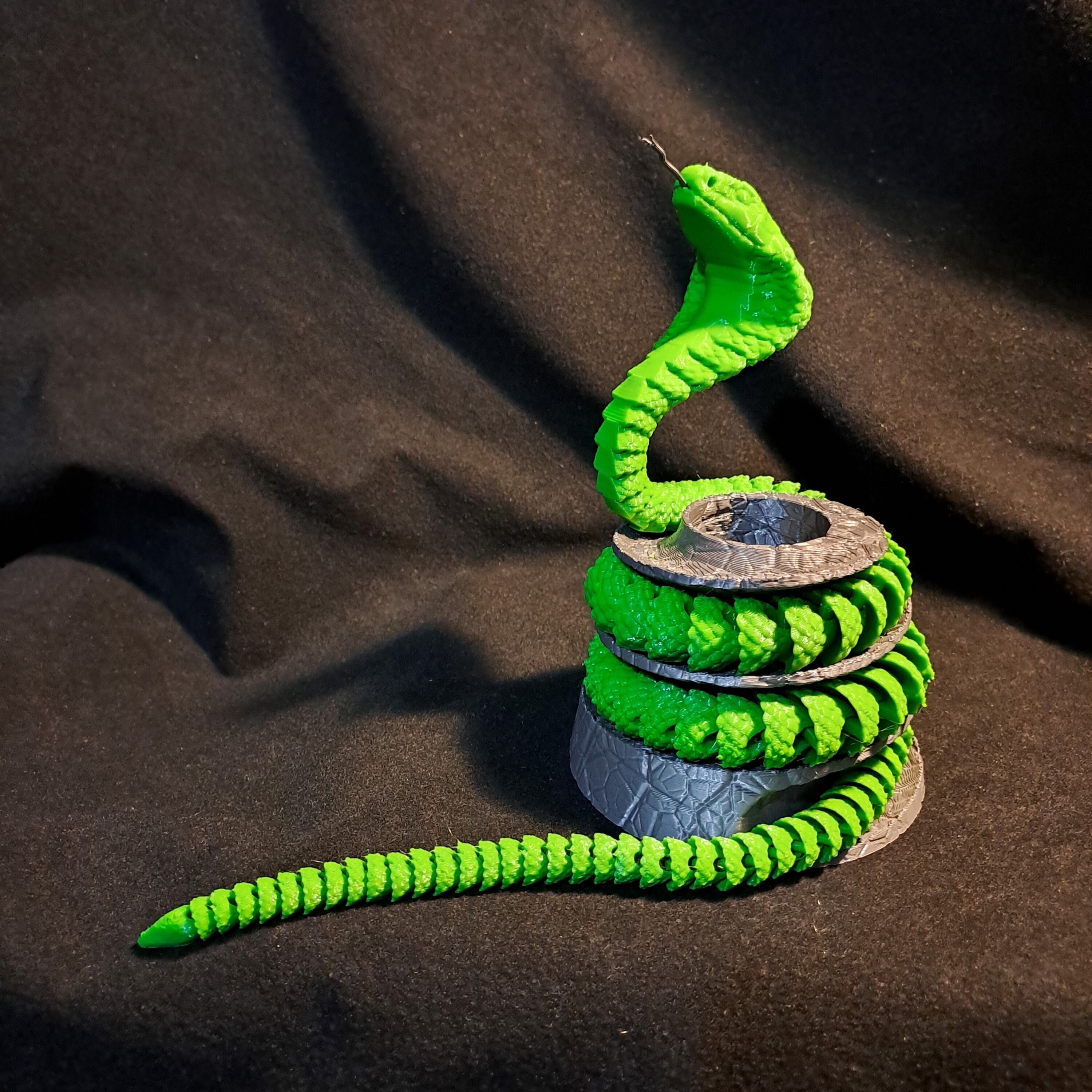 Flexible Snake Pen Cup & Pen Holder / Made From Organic PLA Plastic ...