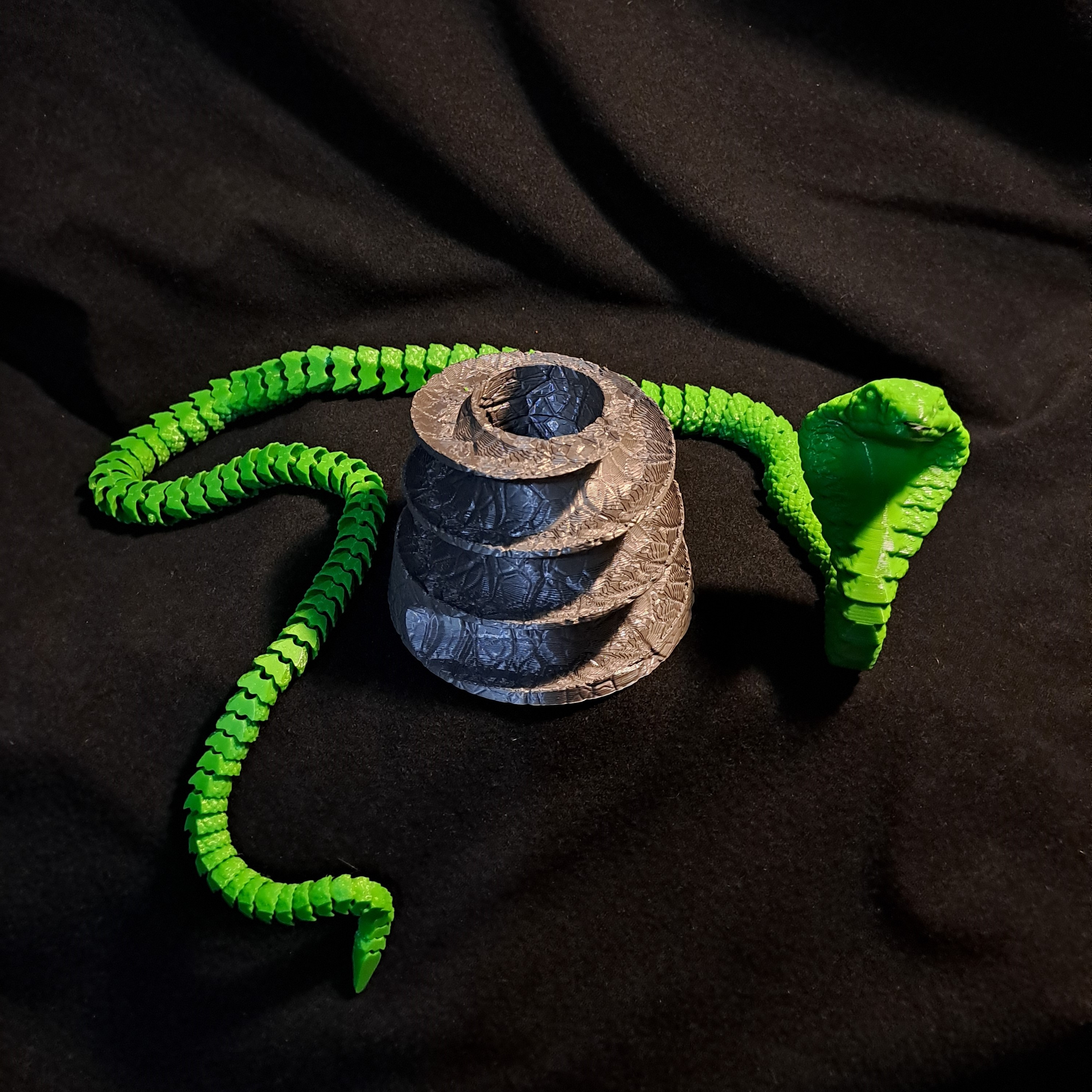Flexible Snake Pen Cup & Pen Holder / Made From Organic PLA Plastic ...