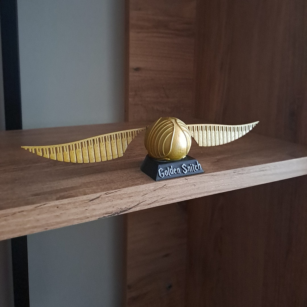 The Golden Snitch and Its Stand! Fulfill Your Harry Potter Fantasies ...