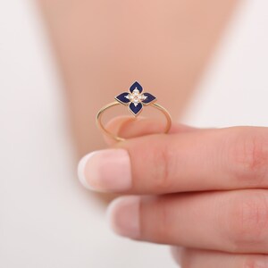 14K Solid Gold Clover Ring / Elegant Navy Blue Ring - Etsy