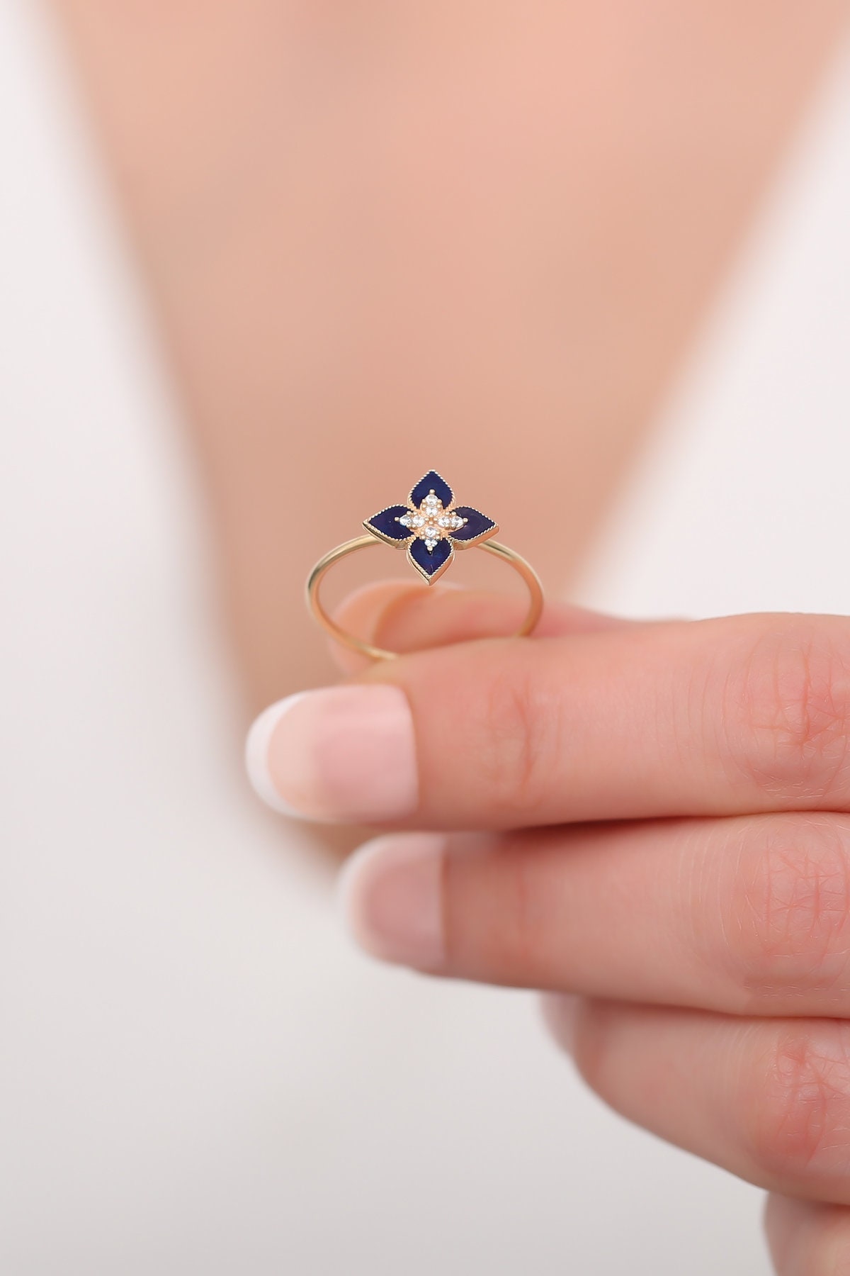 14K Solid Gold Clover Ring / Elegant Navy Blue Ring - Etsy