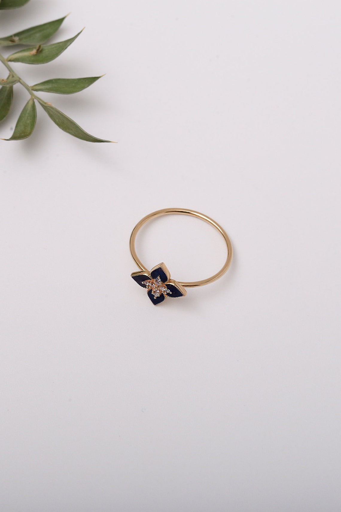 14K Solid Gold Clover Ring / Elegant Navy Blue Ring - Etsy