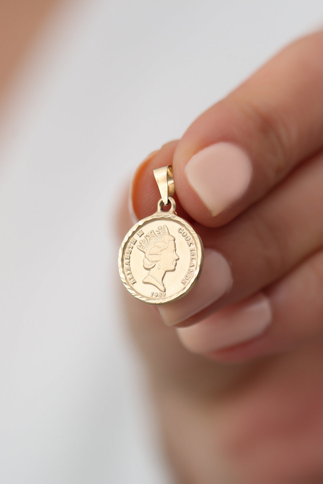 14K Solid Gold Queen Elizabeth Coin Pendant (medium Size) / Embossed ...