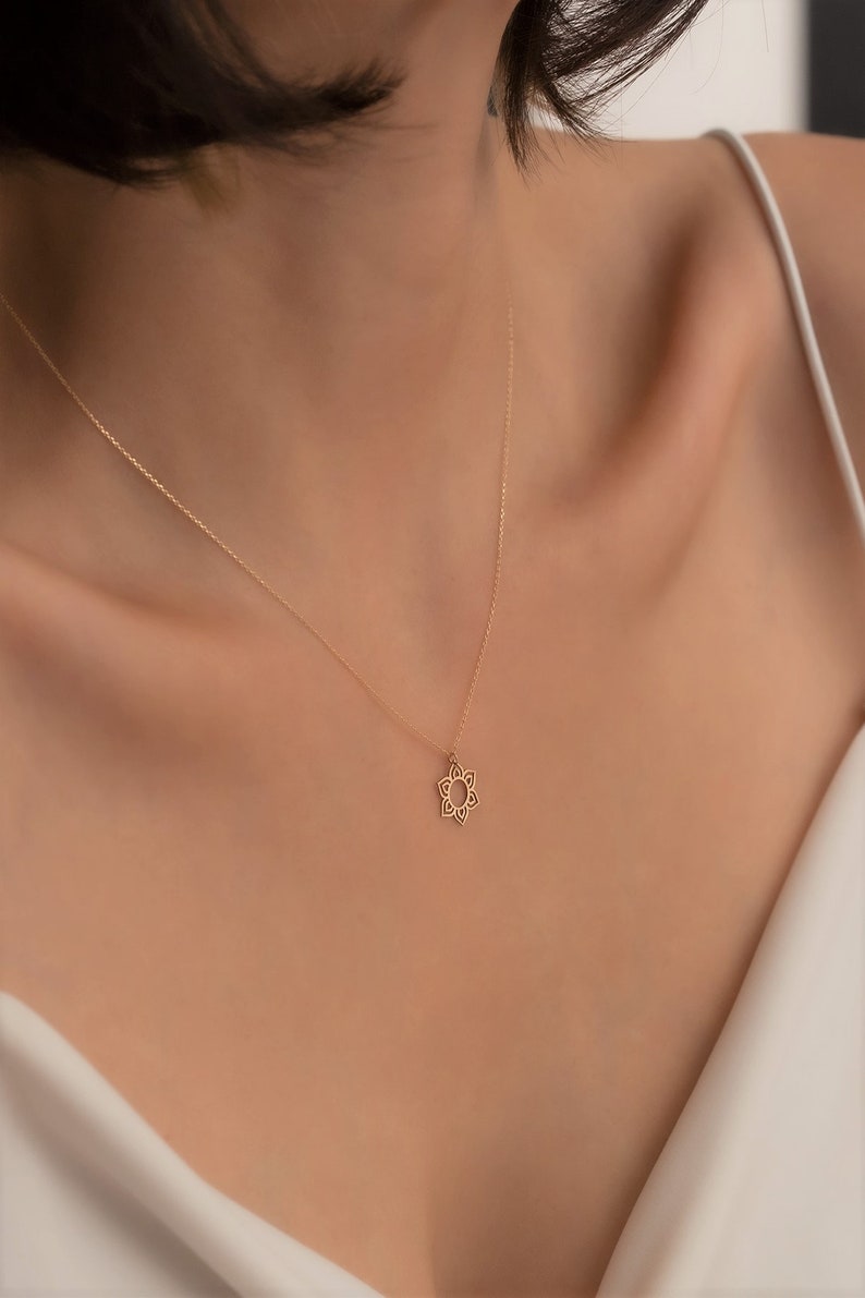 14K Solid Gold Tiny Sun Necklace / Minimal Designed Summer - Etsy