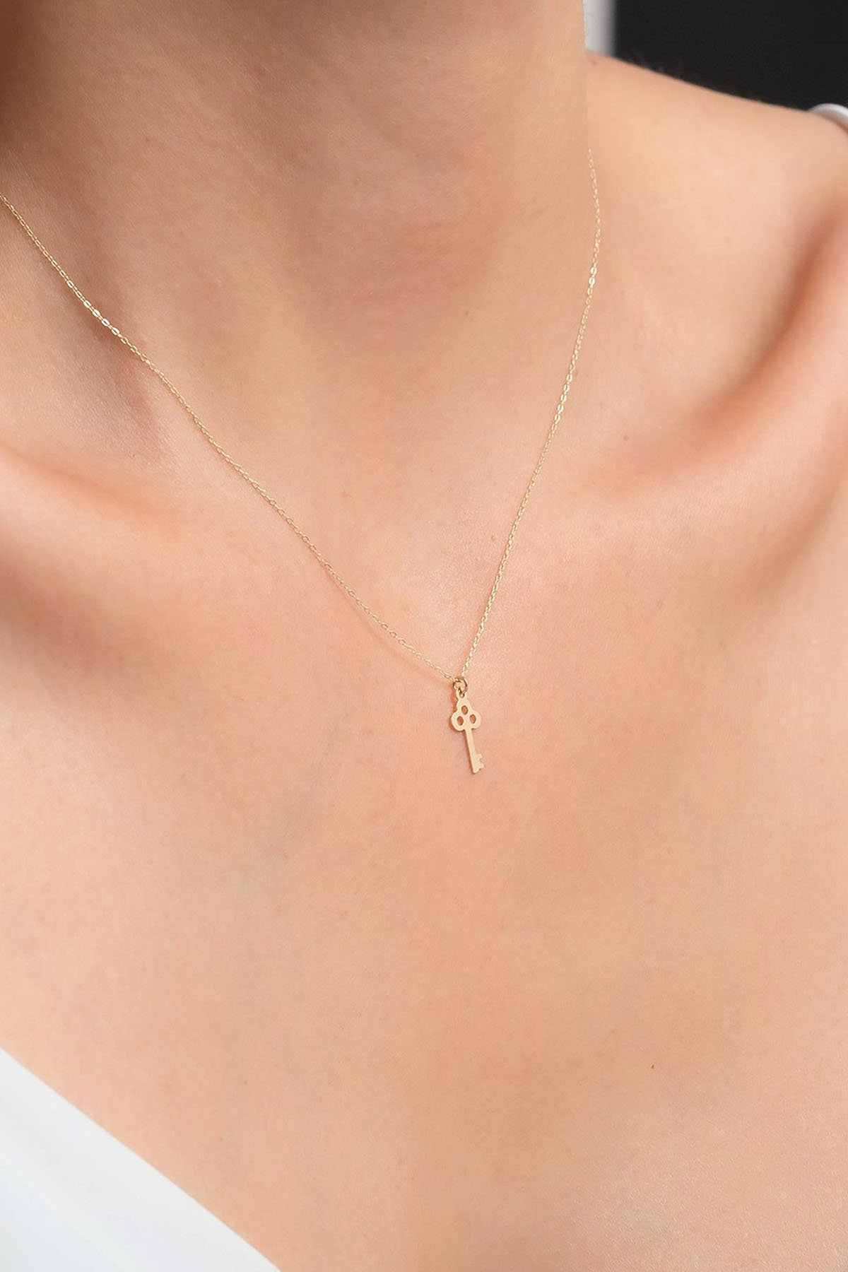 14K Solid Gold Tiny Key Necklace / Minimalist Design Necklace - Etsy