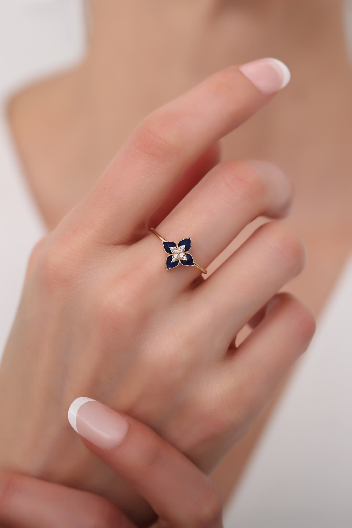 14K Solid Gold Clover Ring / Elegant Navy Blue Ring - Etsy