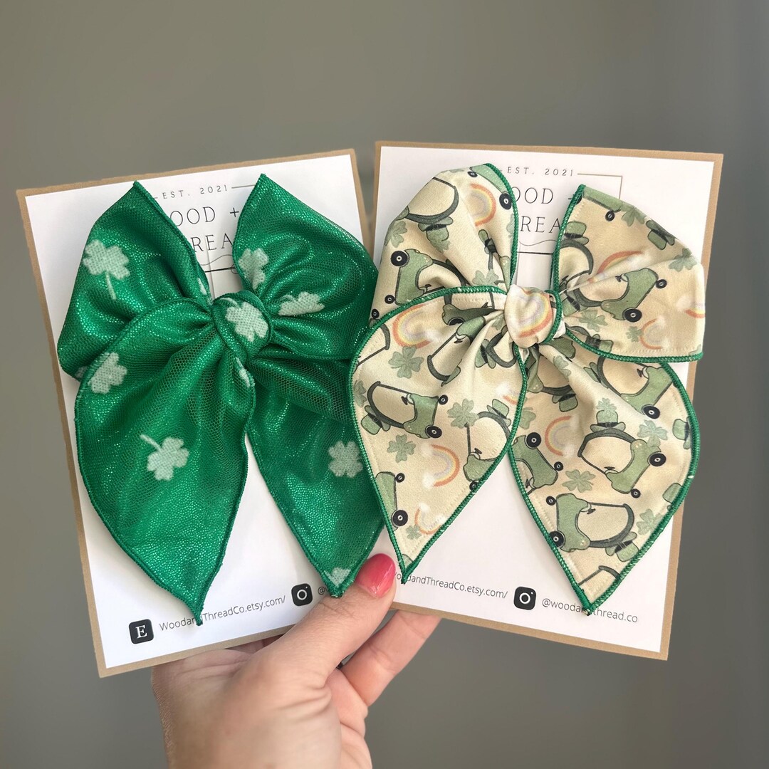 Green Shamrock Hair Bow | St Patricks Day Girl Bow | Shiney Green Clip ...