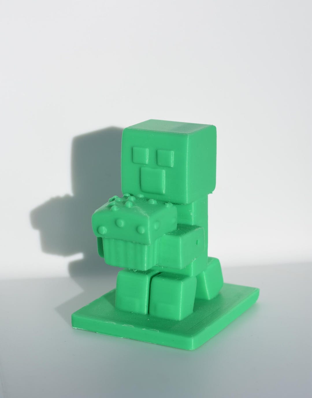Minecraft Creeper With a Cupcake - 3d Printable Digital Files and ...