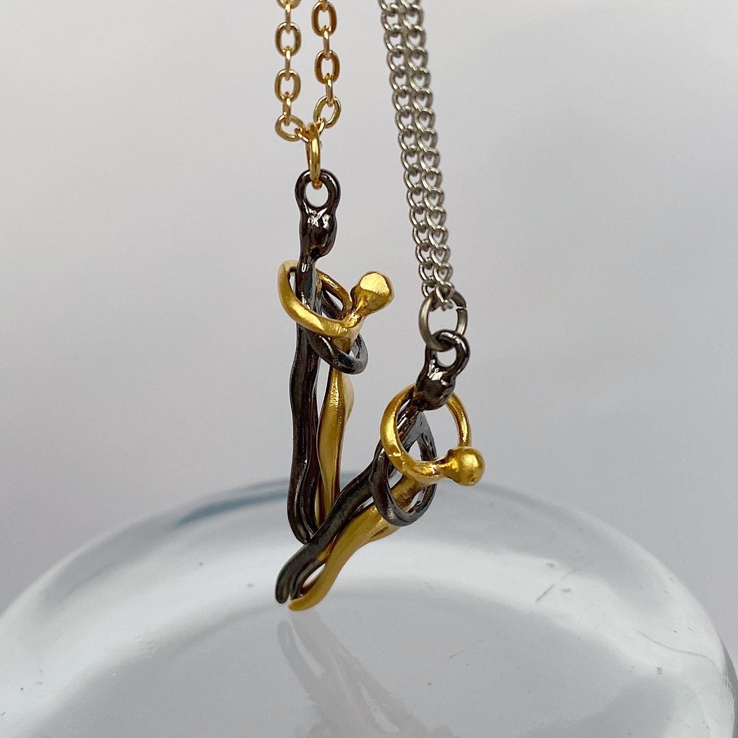 Hugging Couple Necklace, Love Pendant, Couple Jewelry, Gift for Her ...